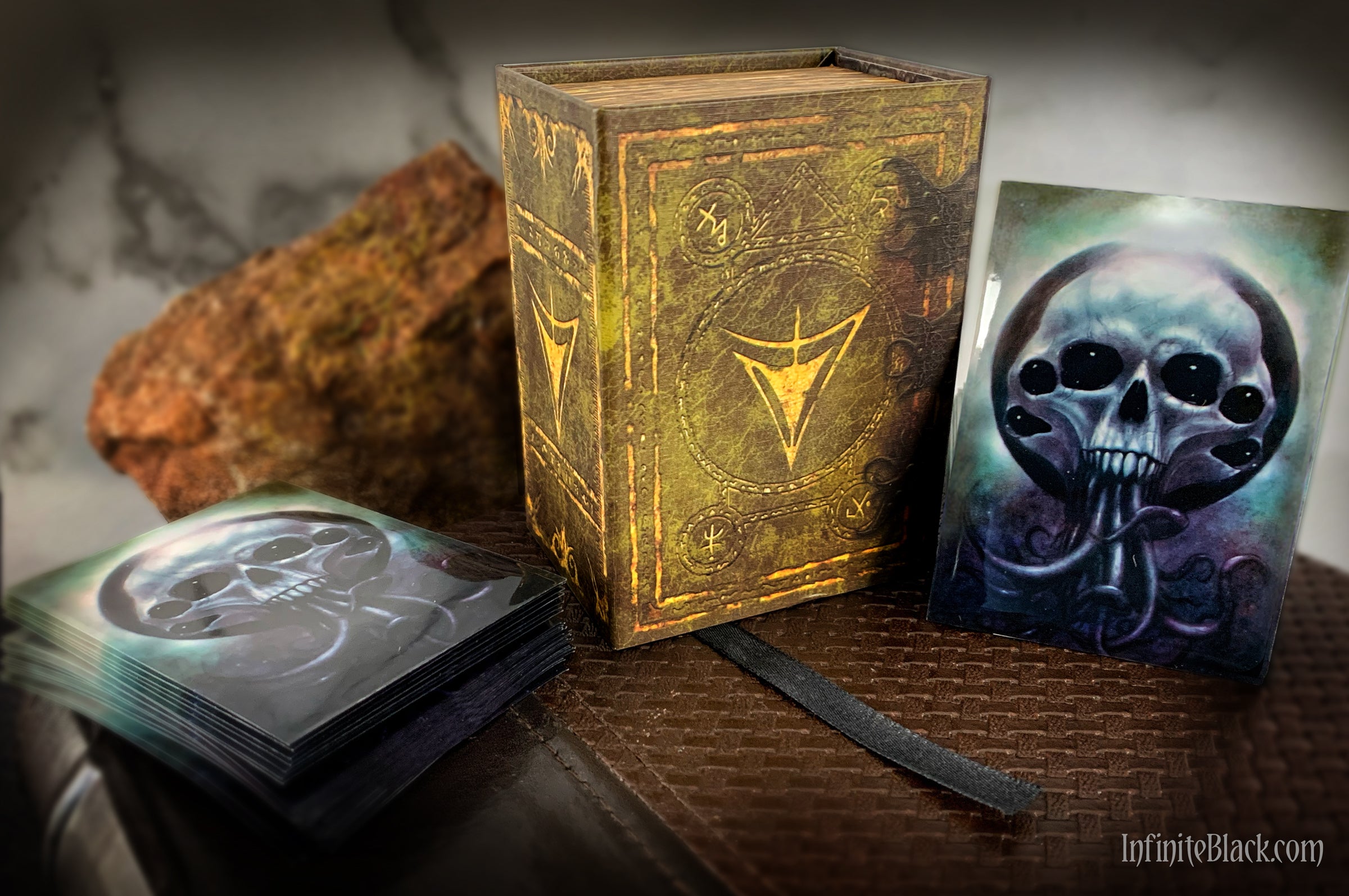 Trading Card Deck Box - The Yellow Sign – Infinite Black